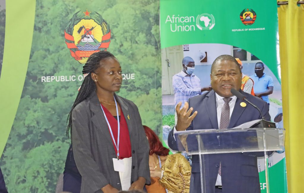 Filipe Jacinto Nyusi afirma que a poiar países com poucos recursos, em ...